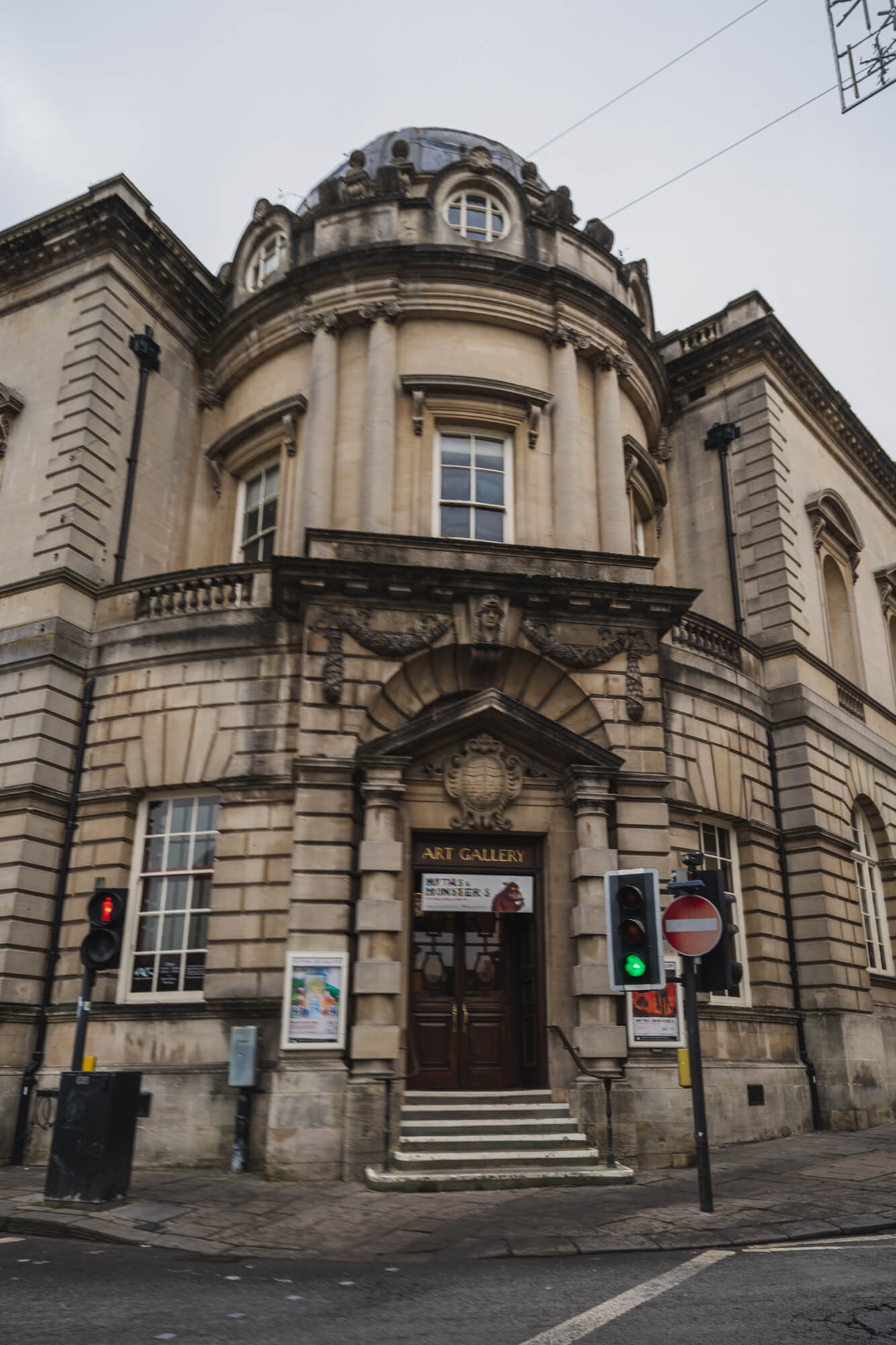 22 Interesting & Beautiful Places to Visit in & Around Bath, England