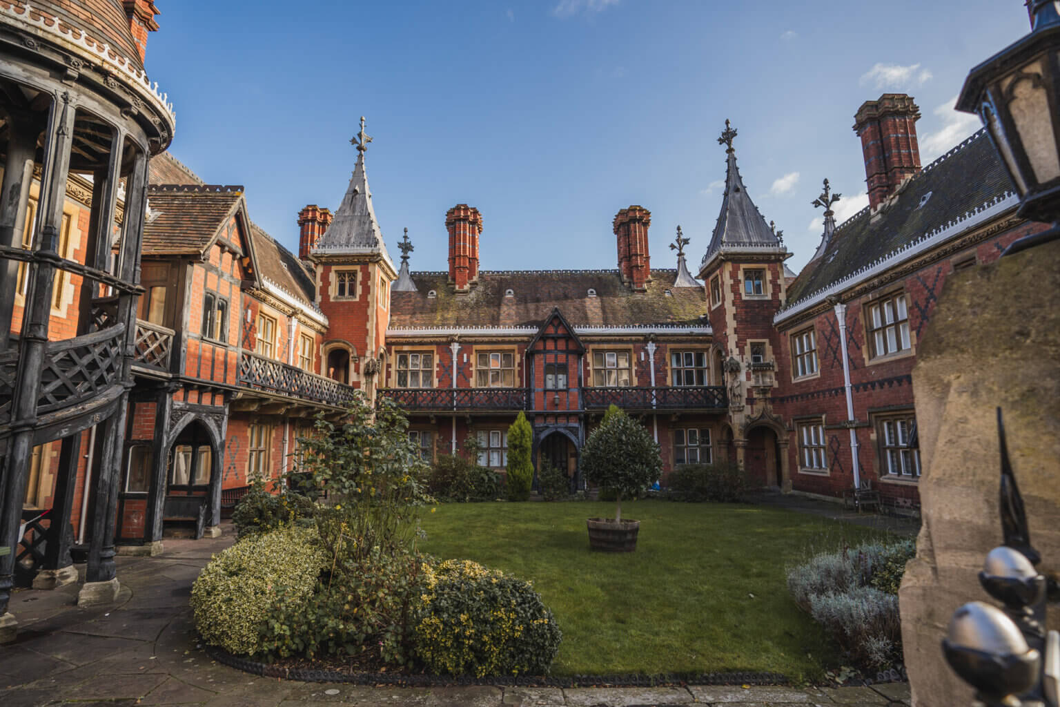20 Interesting and Beautiful Places to Visit in Bristol, England